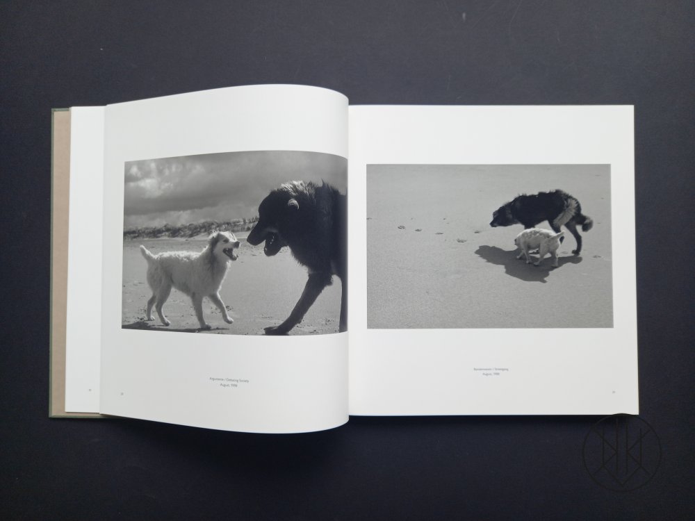 Michael Ruetz – The Family of Dog | Knihkupectví a umělecká galerie KAVKA